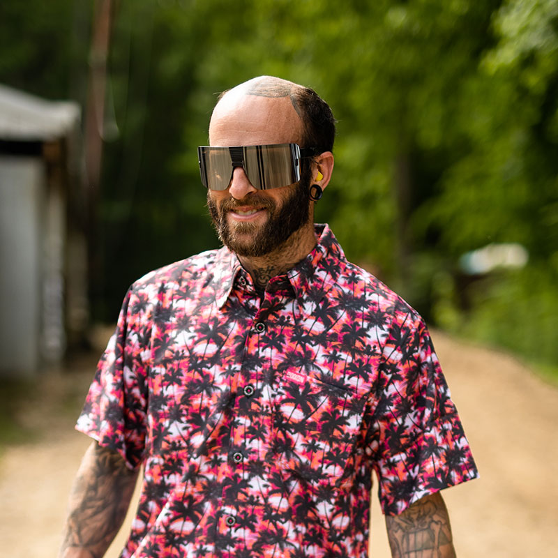 The Cast – Channel 199